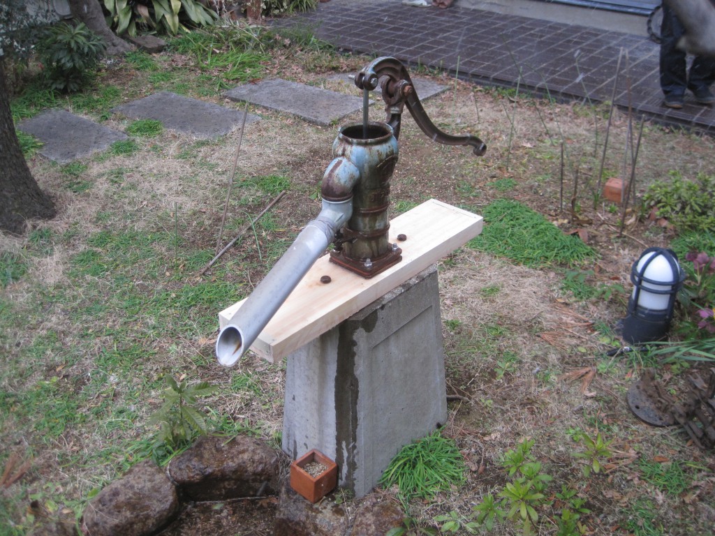 今日の井戸の神様!中野区中野にあるマンションで川本ポンプ製手押しポンプ修理実施! 井戸119番ブログ